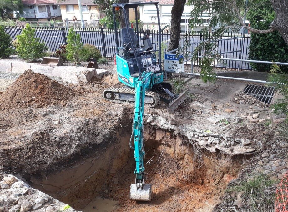 Red Hill Pool Dig - Brisbane Micro Excavations